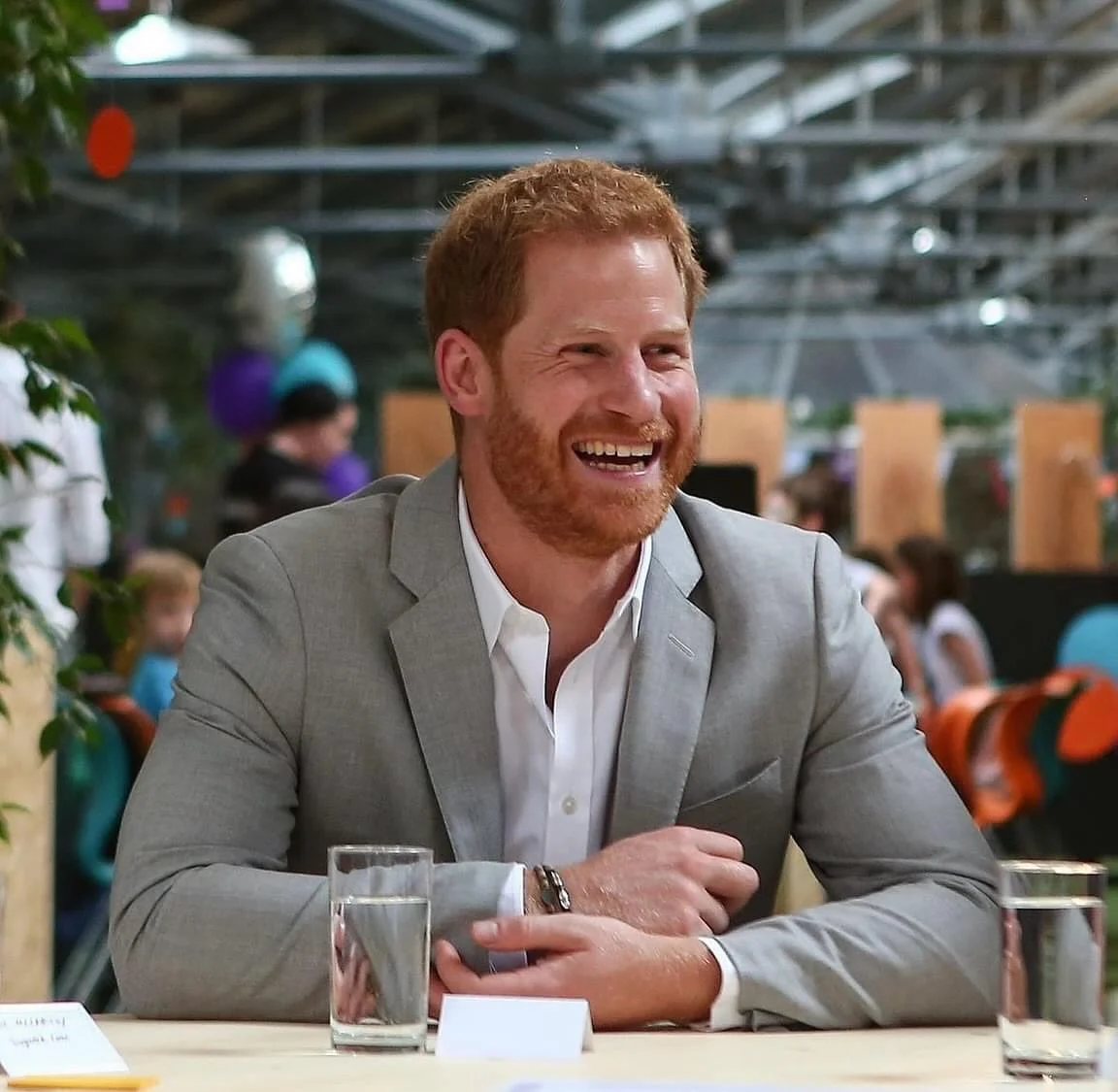 El Cumpleaños de los 40 de Harry: ¿Una Rencilla Real o una Posible ...